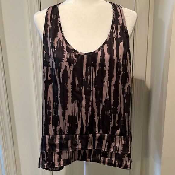 Apostrophe | Tops | Apostrophe Top With Tags Ruffled Bottom Scoop Neck ...